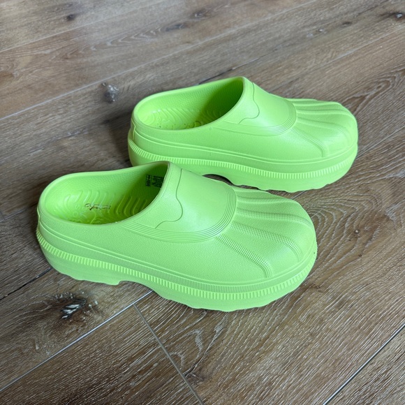 Sorel | Shoes | Sorel Neon Green Caribou Clogs | Poshmark